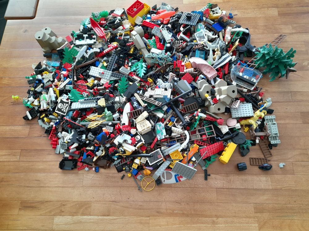 Lot LEGO Kleinteile (Gebraucht) in Thun für CHF 66 – mit Lieferung auf Ricardo kaufen