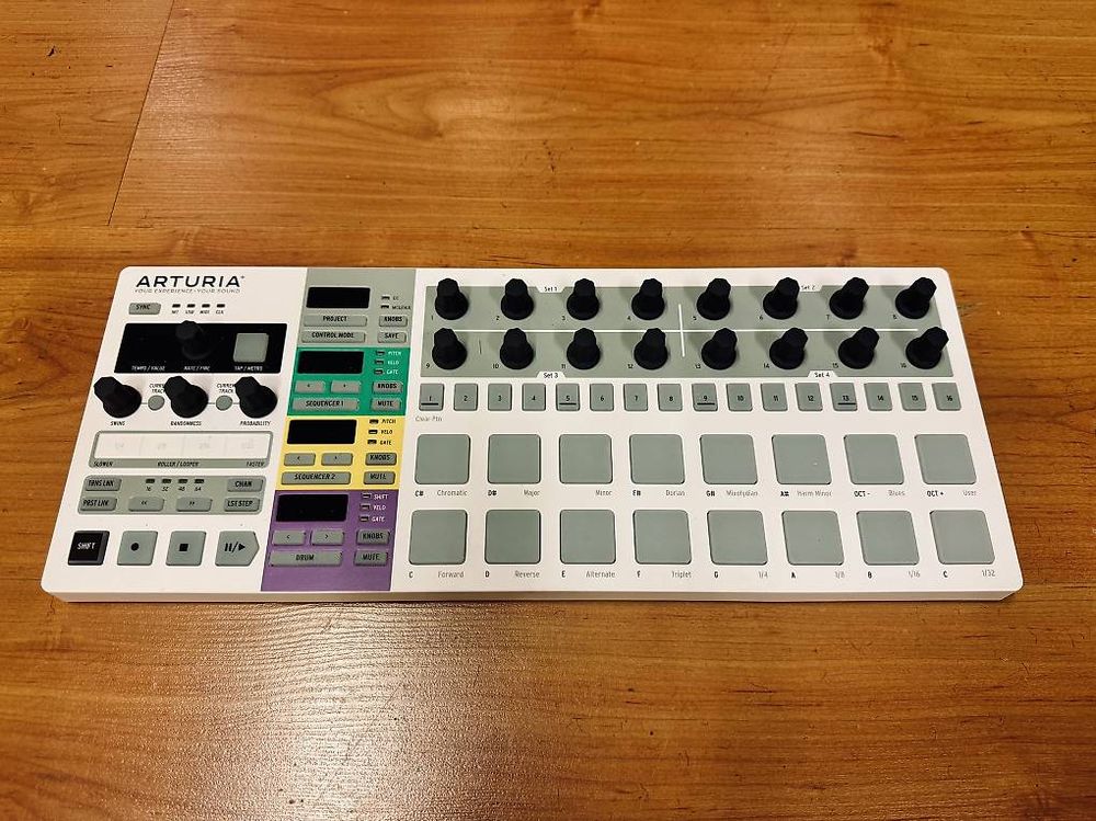Arturia Beatstep Pro inkl. Decksaver u. OVP (Gebraucht) in Zürich für CHF 155 – mit Lieferung ...