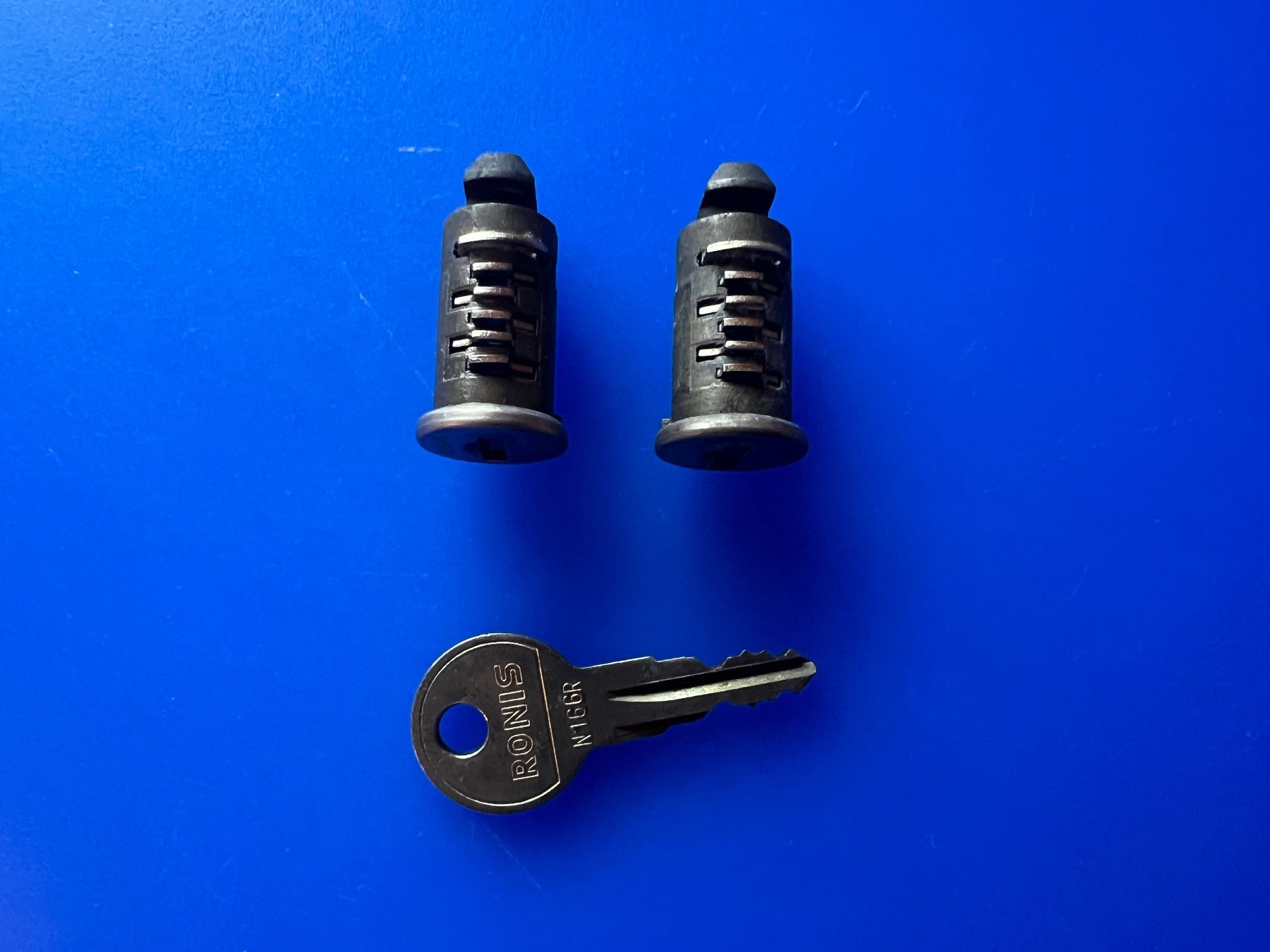 THULE ONE KEY SYSTEM - 2 x SCHLOSS + 1 x SCHLÜSSEL N166R (Gebraucht) in ...