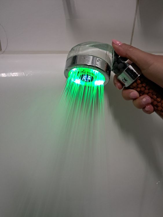 Duschbrause mit Mineralperlen (Neu (gemäss Beschreibung)) in Lengnau BE ...
