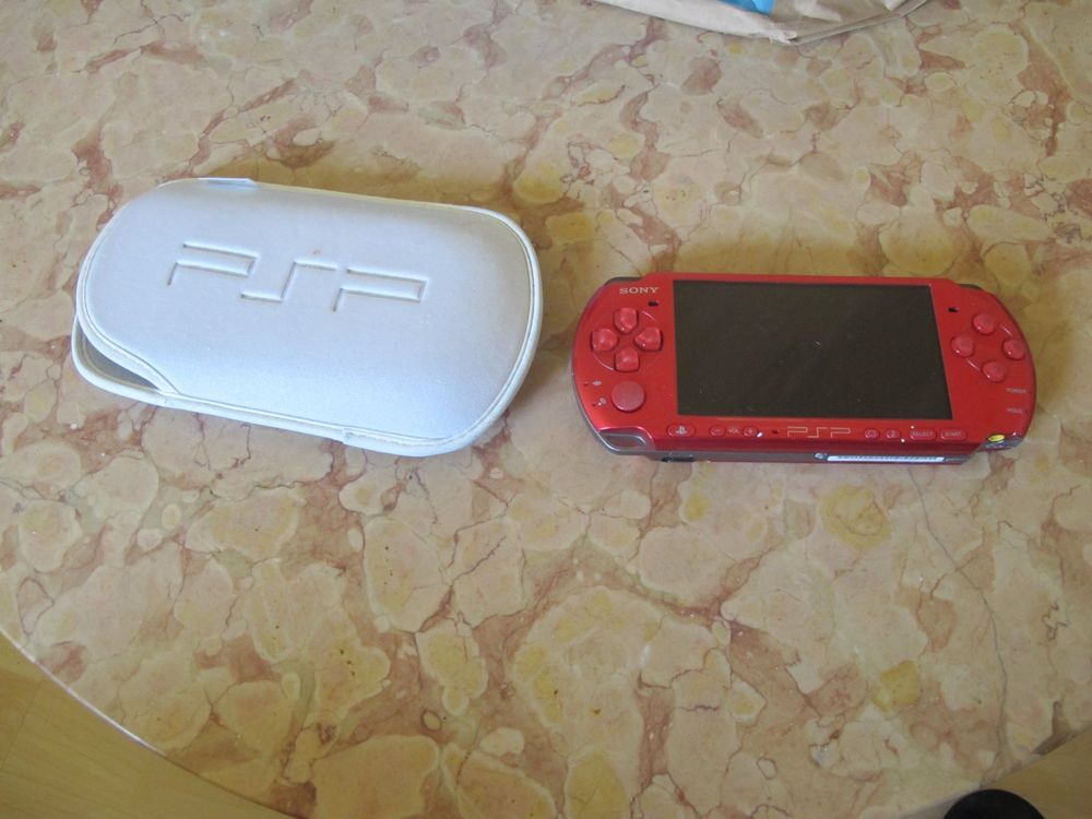 Sony Playstation PSP Konsole 3004 Sony Rot Mit Hülle PSP | Kaufen auf Ricardo