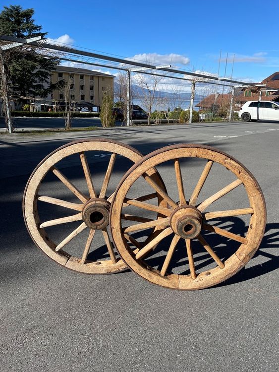 Zwei antike Kutschenräder aus Holz | Holzsprossenrad | d:85 (Gebraucht ...