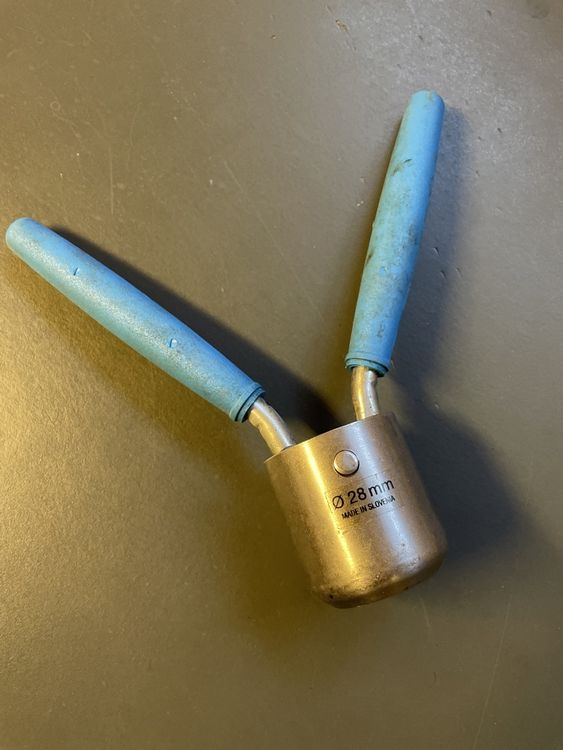 Spring capping closure tool - 28mm - made in Slovenia (Gebraucht) in ...