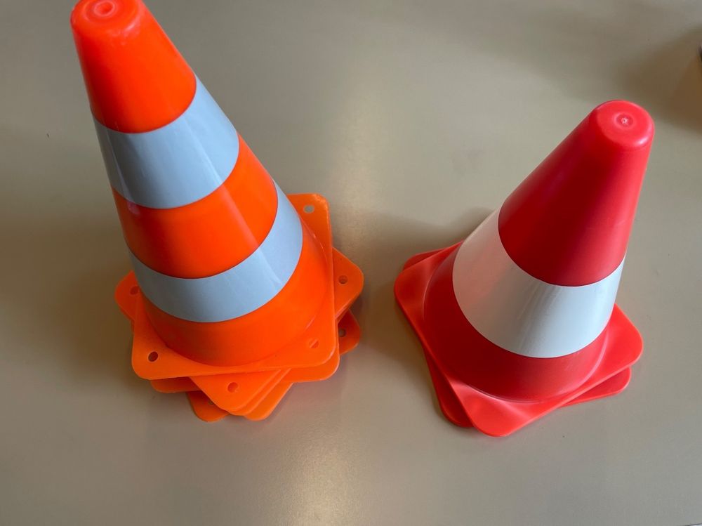 8x Pylonen für Kinder (Gebraucht) in für CHF 3 – mit Lieferung auf ...