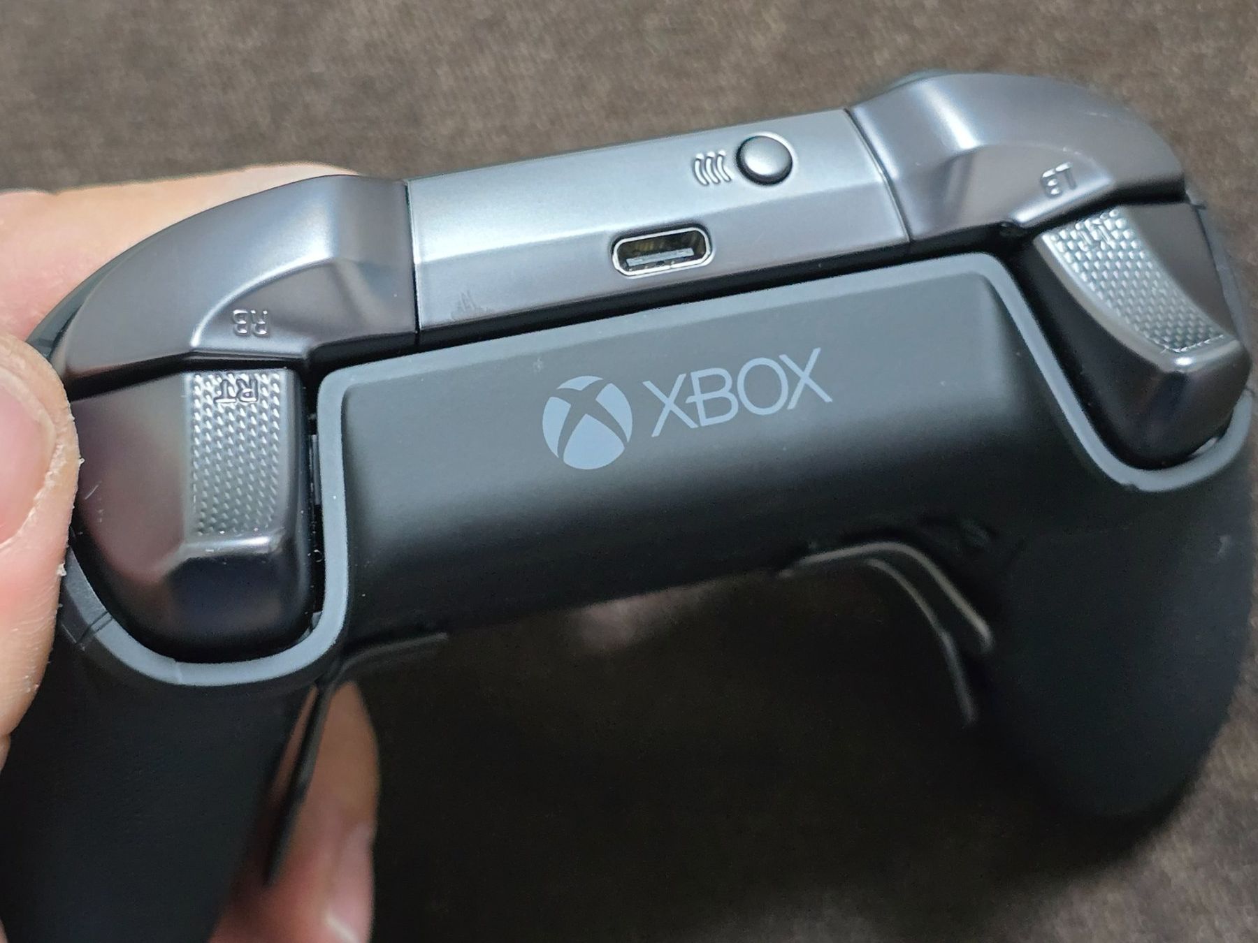 XBOX Elite Series 2 (Neu und originalverpackt) in Basel für CHF 57 – mit Lieferung auf Ricardo ...