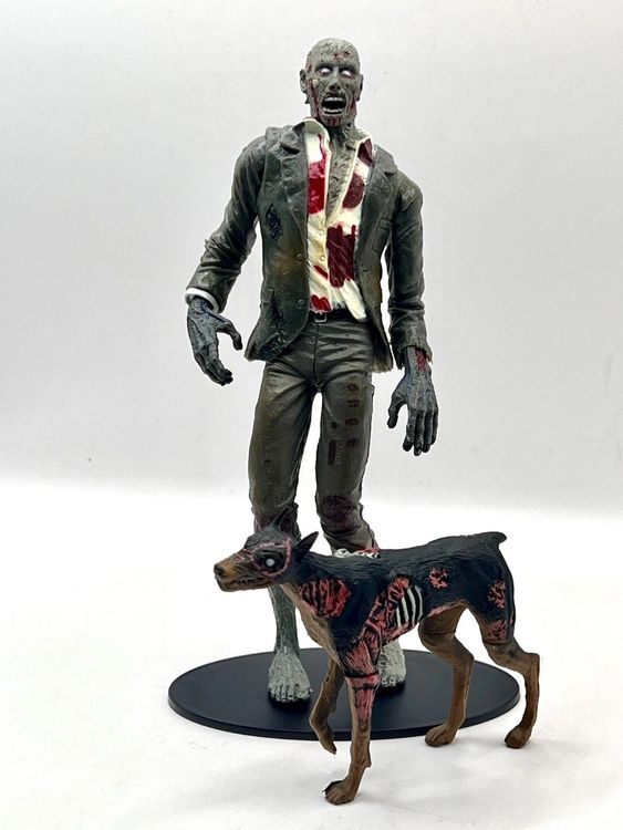 Neu Resident Evil Zombie & Dog Action Figure-Removable Limb (Neu ...