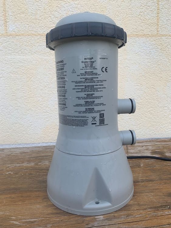 Intex Poolpumpe Cristal Clear mit neuer Filterkartusche (Gebraucht) in ...