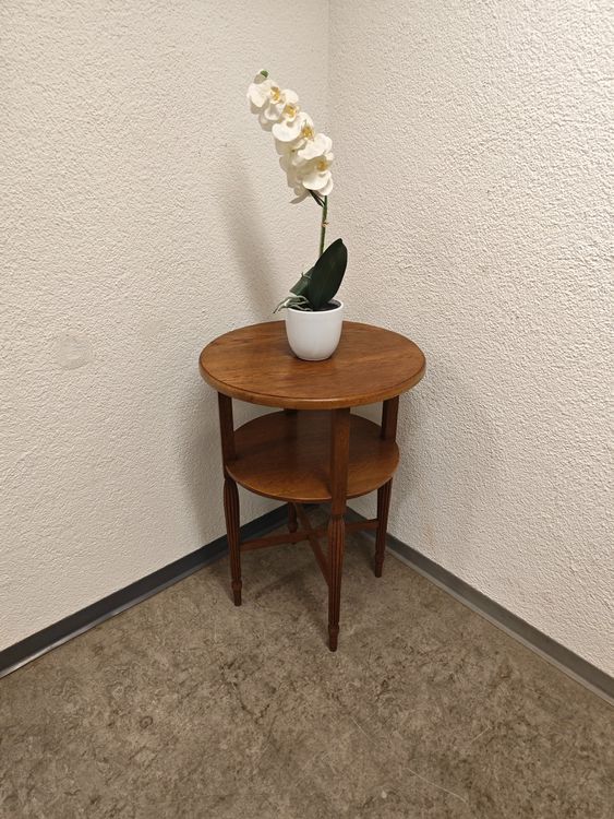 Alter Beistelltisch Blumentisch Holz 50cm rund (Gebraucht) in Toffen für CHF 59 – nur Abholung ...