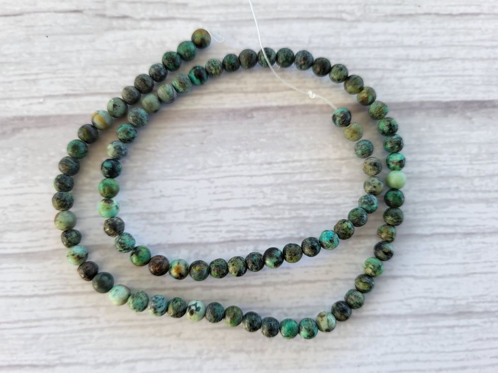 Ein Strang 4 mm Afrikanischer Türkis (Neu und originalverpackt) in ...