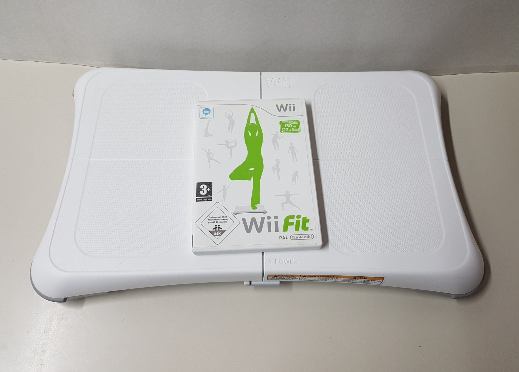 Balanc Board + Spiel Wii Fit Trainiere im eigenen Wohnzimmer (Gebraucht ...