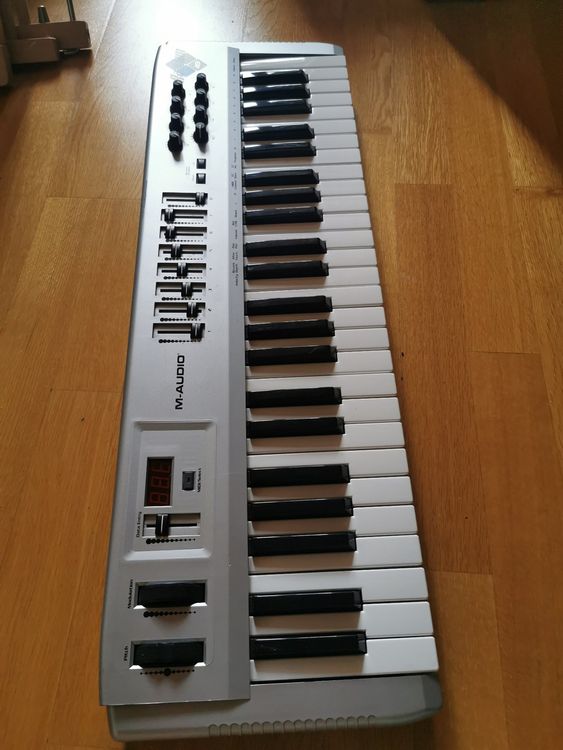 MIDI-Keyboard M-Audio Radium 49 (Gebraucht) in Bern für CHF 20 – mit ...
