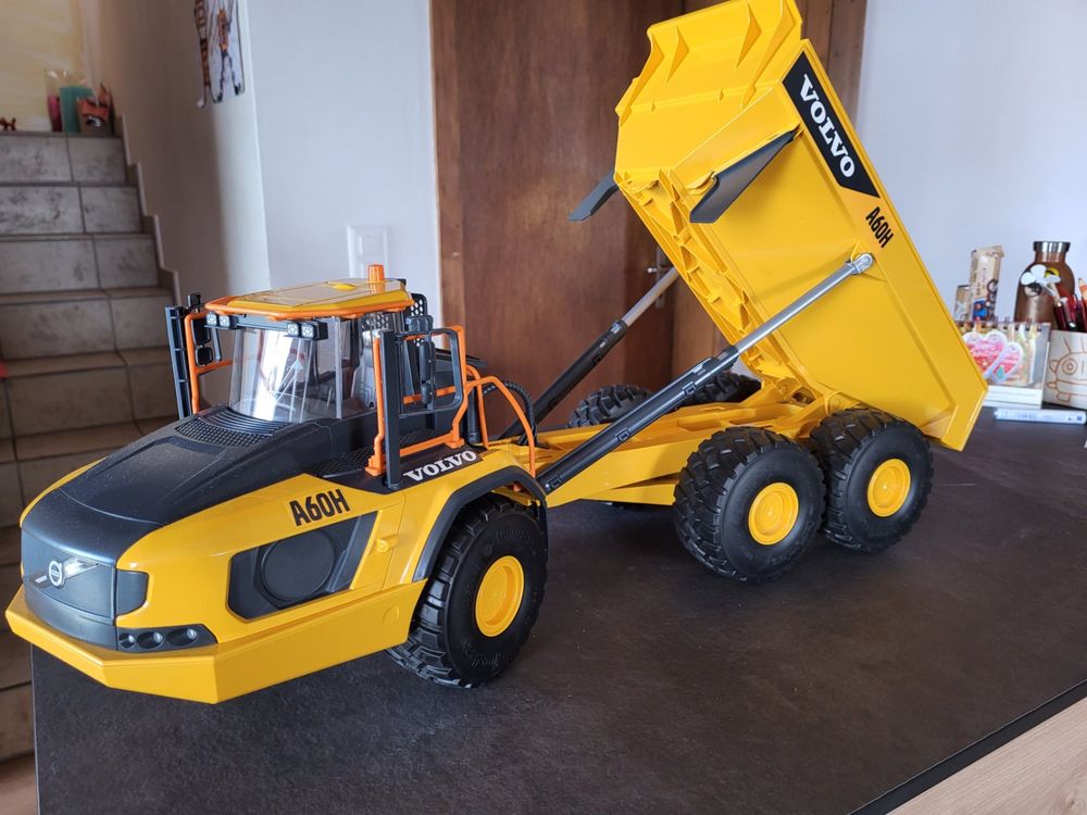 Bruder Volvo A60H Dumper (Neu (gemäss Beschreibung)) in Reinach AG für ...