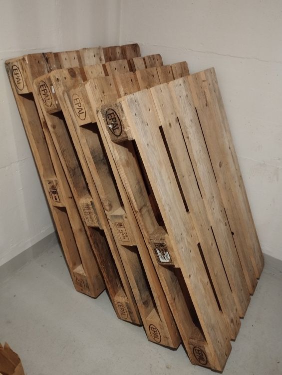 Europaletten, 4 Stück in Top-Zustand | Kaufen auf Ricardo