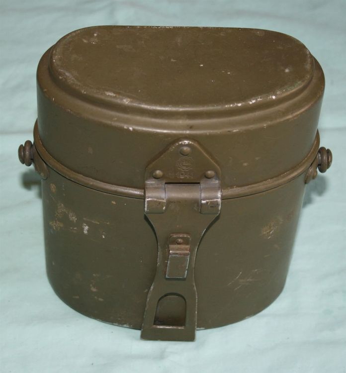 Grüne Gamelle Schweizer Armee. (Gebraucht) in Cadenazzo für CHF 11 – mit Lieferung auf Ricardo ...