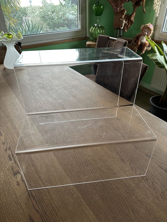 Plexiglas Regal mit 2 Stufen (Gebraucht) in Obfelden für CHF 20 – nur ...