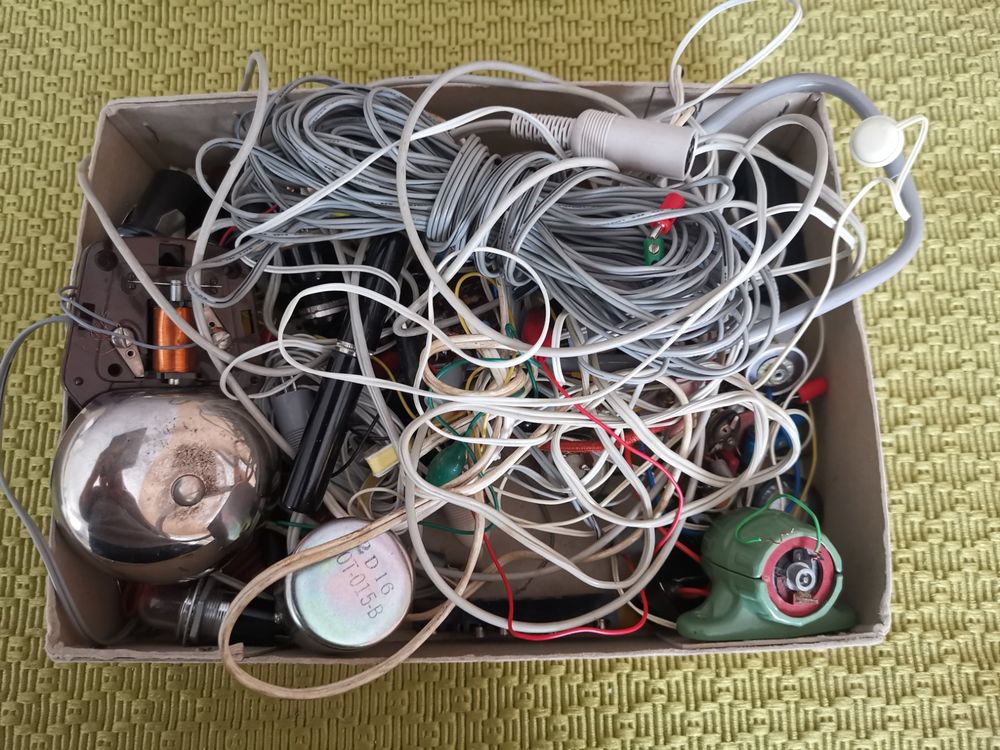 Elektronikteile Konvolut (Gebraucht) in Egg b. Zürich für CHF 50 – mit ...