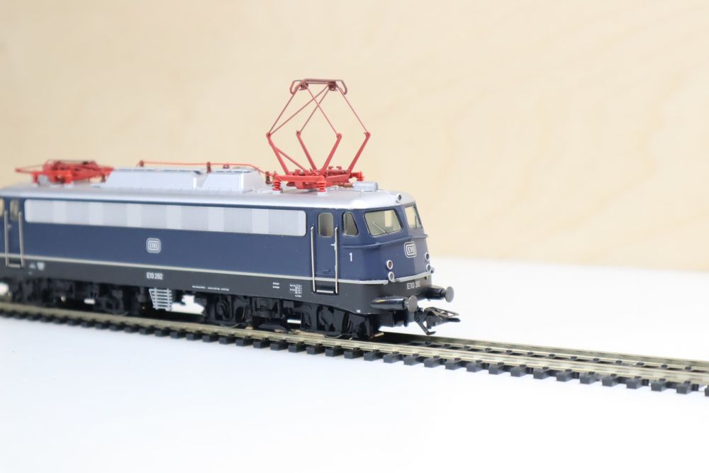 Märklin E-Lok E10 - MFX + Sound 29440 (Gebraucht) in Winterthur für CHF ...