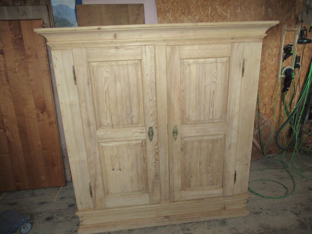 Zweitüriger Schrank (Tanne/190) (Gebraucht) in Berg SG für CHF 1600 ...