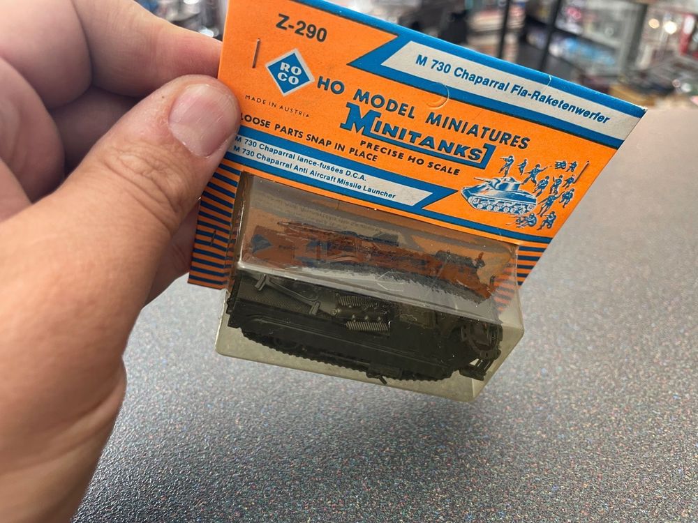 Roco 1:87 H0 Minitanks Z-290 M730 Chaparral tank (Neu (gemäss ...