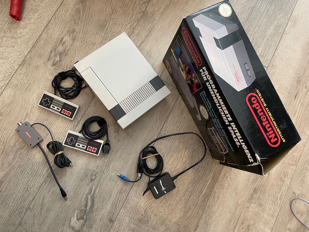 Nintendo NES - 2 Controller - Originalverpackung | Kaufen auf Ricardo
