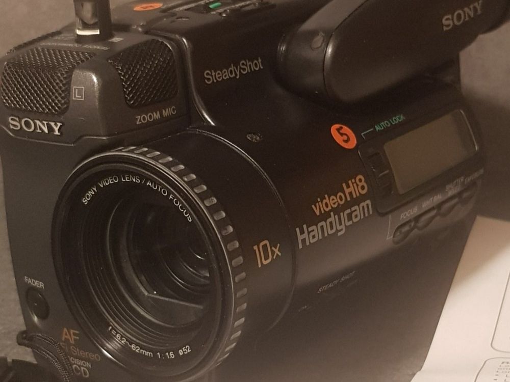 SONY VIDEO Hi8 Handycam CCD-TR808E (Gebraucht) in Essertes für CHF 52 ...