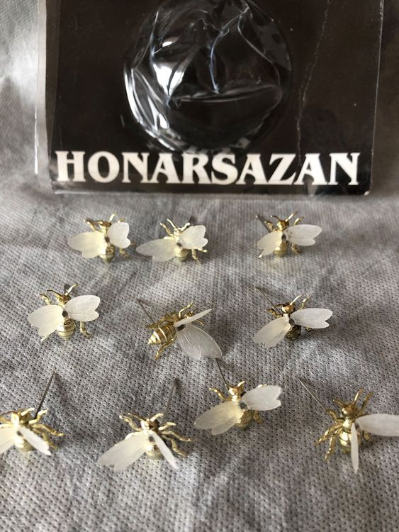Set of 10 beautiful Bee Pins (Neu und originalverpackt) in Wohlen b ...