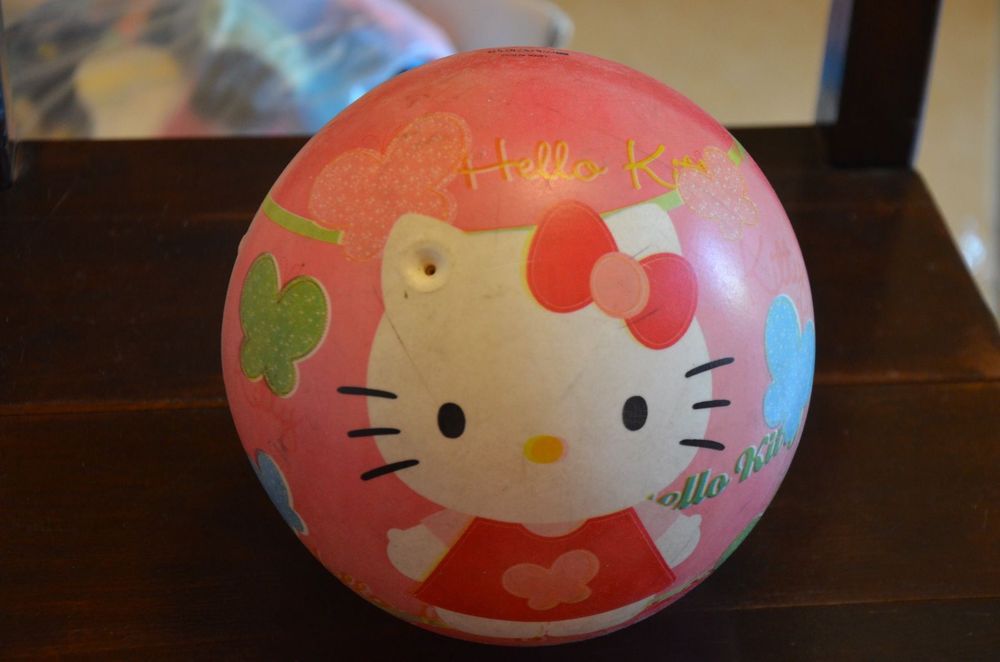 HELLO KITTY BALL (Gebraucht) in Chiasso für CHF 1 – mit Lieferung auf ...