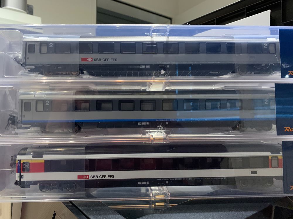 ROCO 74022 und 74023 - 5 verschiedene EC-Wagen der SBB, neu | Kaufen ...