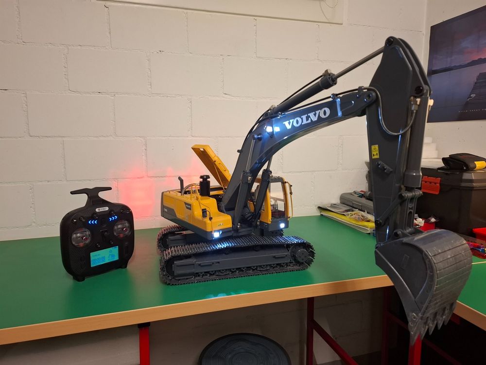 RC4WD RC Bagger 360L / EC480mit Licht / 12-Kanal Sender; RTR (Gebraucht ...