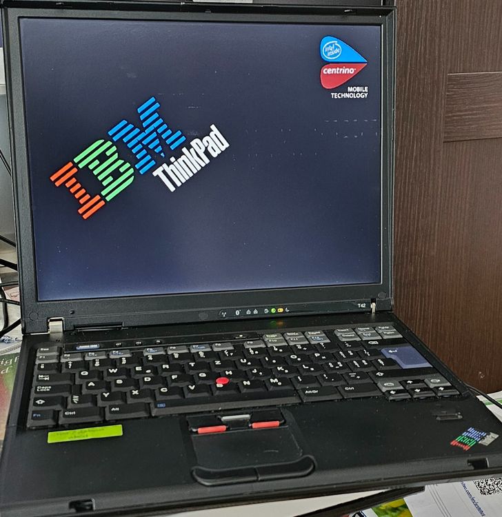 IBM ThinkPad T42 avec Dockinstation et lecteur disquette 3.5 | Kaufen auf Ricardo