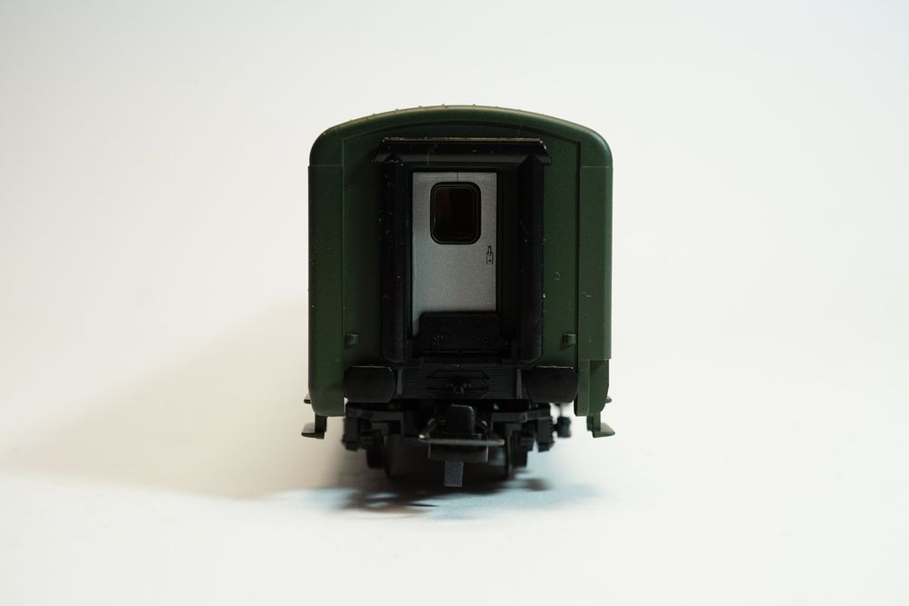 2ß Roco 44438 SBB Bahnpostwagen 957 grün | Kaufen auf Ricardo