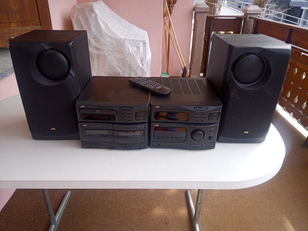 Kompakt Stereo Anlage JVC inkl. Rack | Kaufen auf Ricardo