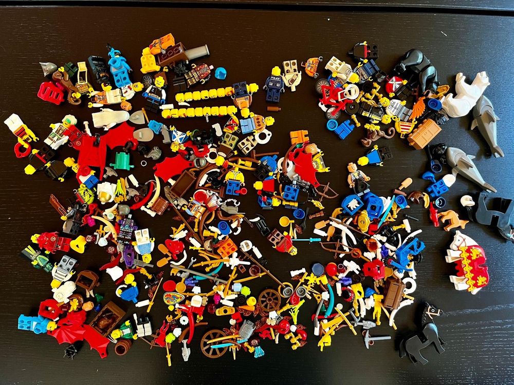 LEGO Minifiguren, Tiere und Zubehör (Gebraucht) in Unterseen für CHF 30 – mit Lieferung auf ...