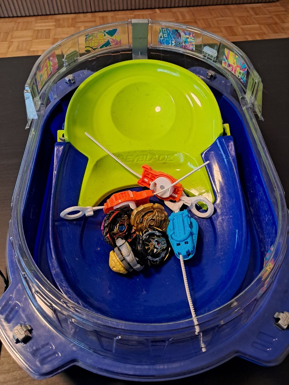 Pista/Piste Beyblade con trottole/mit Kreiseln/avec toupies (Gebraucht ...