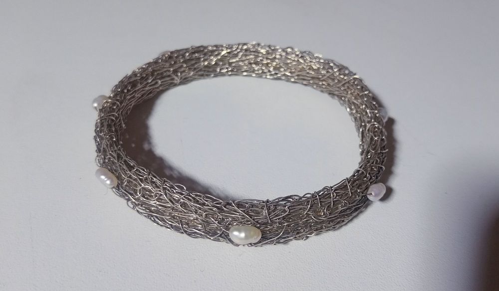Designer Armreif Silber 925 mit Süsswasserperlen zu Nile | Kaufen auf ...