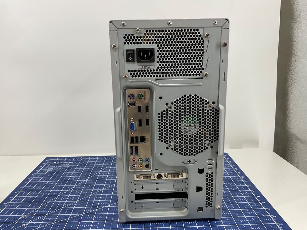 MAXDATA PC Computer HD ausgebaut schaltet nicht ein (Defekt) in Stäfa ...