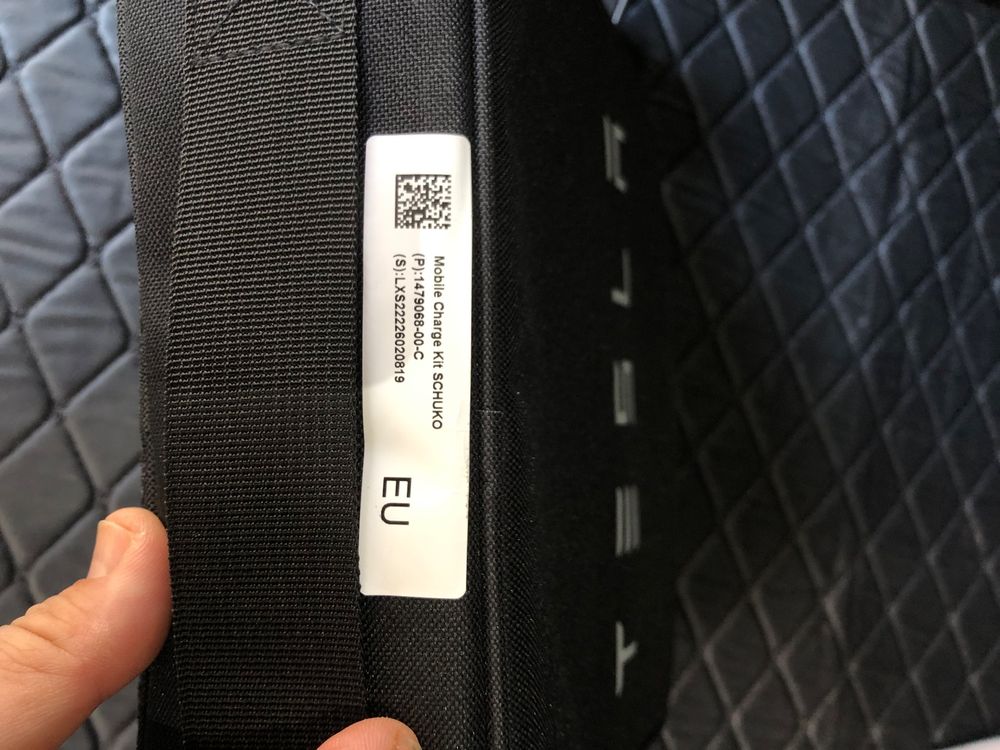 UMC 2 Mobile Connector Tesla | Kaufen auf Ricardo