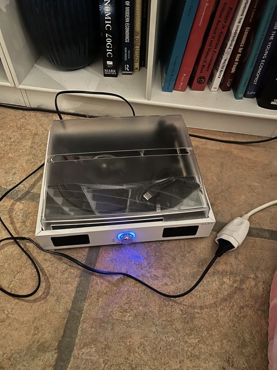 AGK Plattenspieler mit eingebauten Lautsprechern (Gebraucht) in Goldau ...