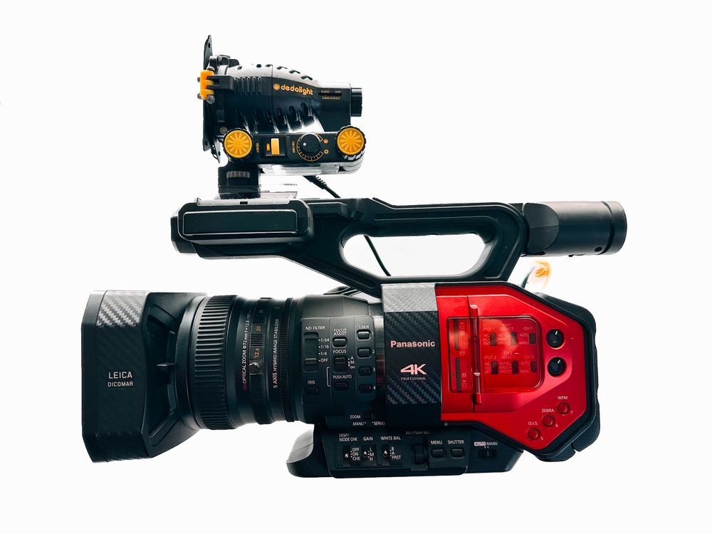 Panasonic AG-DVX200 4K mit Dedolight und diversem Zubehör (Gebraucht) in Oberentfelden für CHF ...
