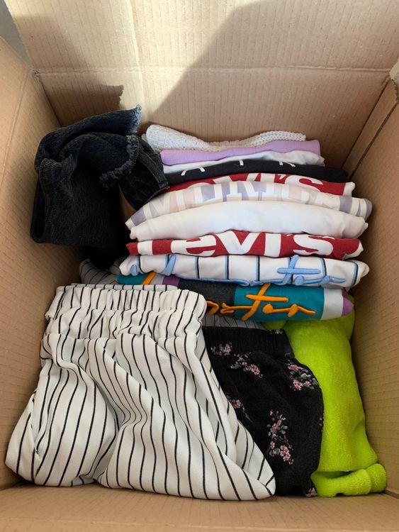 Teenie Kleiderpaket Gr. XS ab 1 CHF!!! (Gebraucht) in Frümsen für CHF 8 – mit Lieferung auf ...