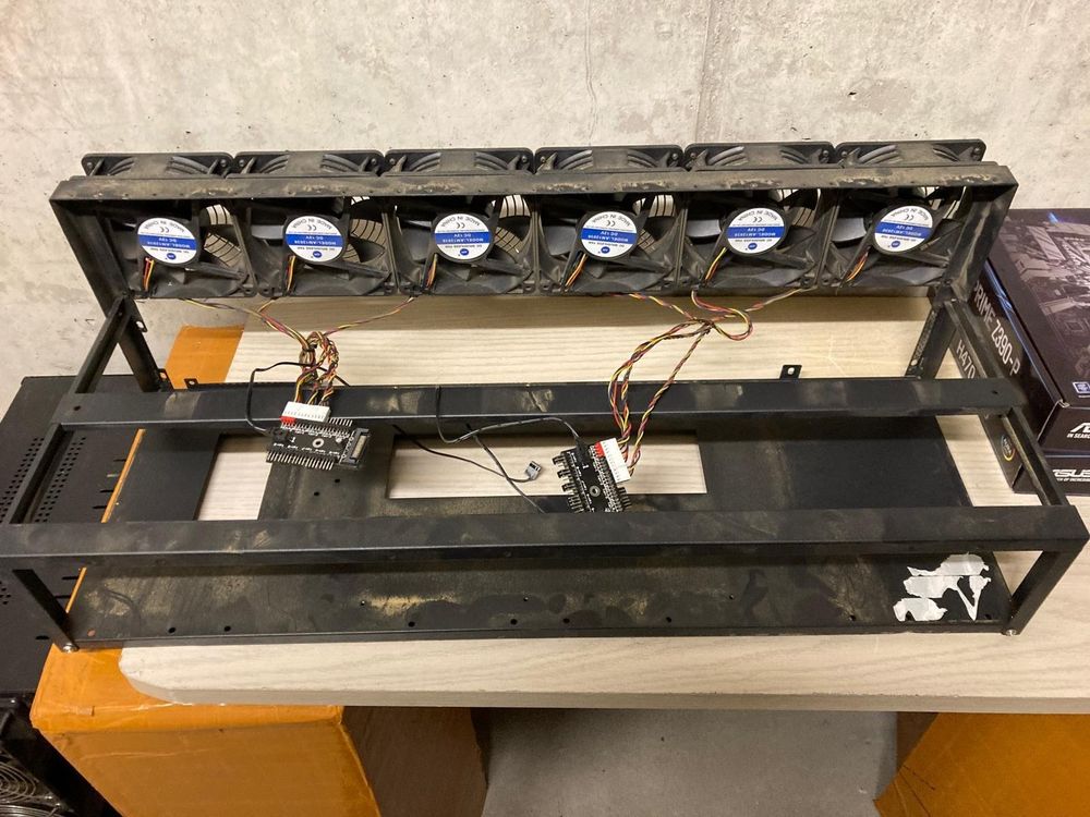 Mining Rig Open Air Frame + 6x 120mm High Performance Lüfter (D ...