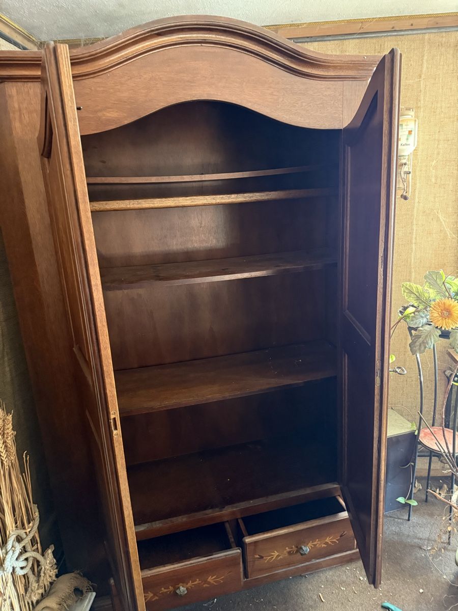 Antiker Kleiderschrank, Holz, vintage, Top Zustand! (Gebraucht) in ...