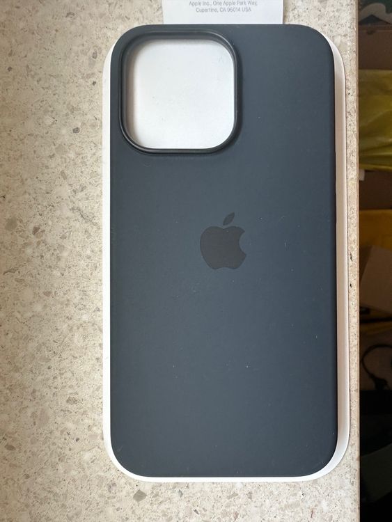 Apple iPhone 13 Pro Silicone Case Midnight original (Neu (gemäss Beschreibung)) in Schaffhausen ...
