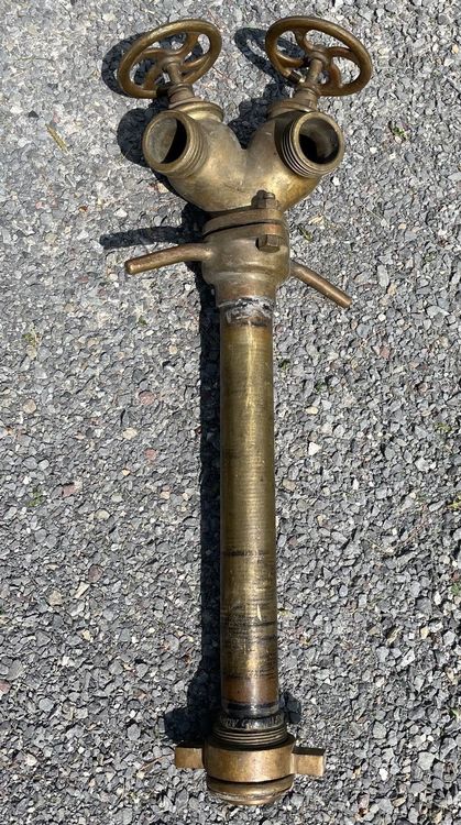 Ancienne borne hydrante souterraine (Gebraucht) in Morgins für CHF 50 ...