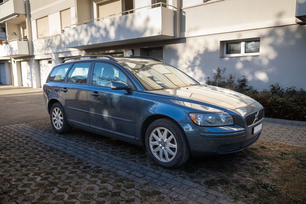 VOLVO V50 T5 AWD Kinetic | Kaufen auf Ricardo