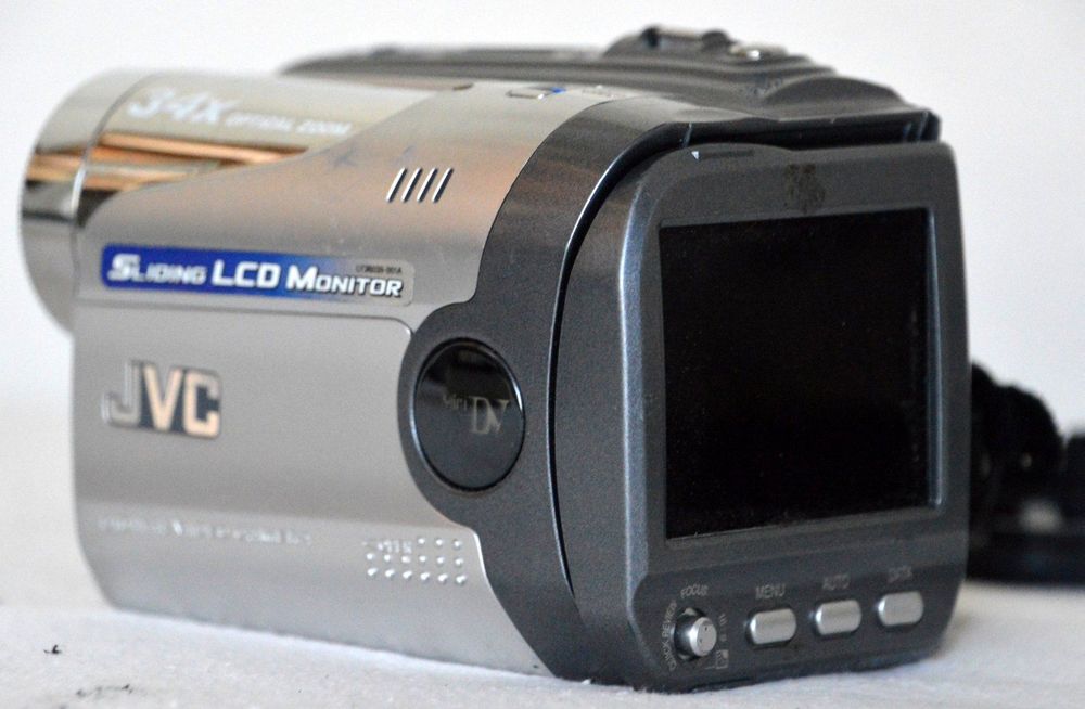 Camcorder / caméscope JVC GR-DA20E MiniDv (Defekt) in Collonges für CHF 20 – mit Lieferung auf ...