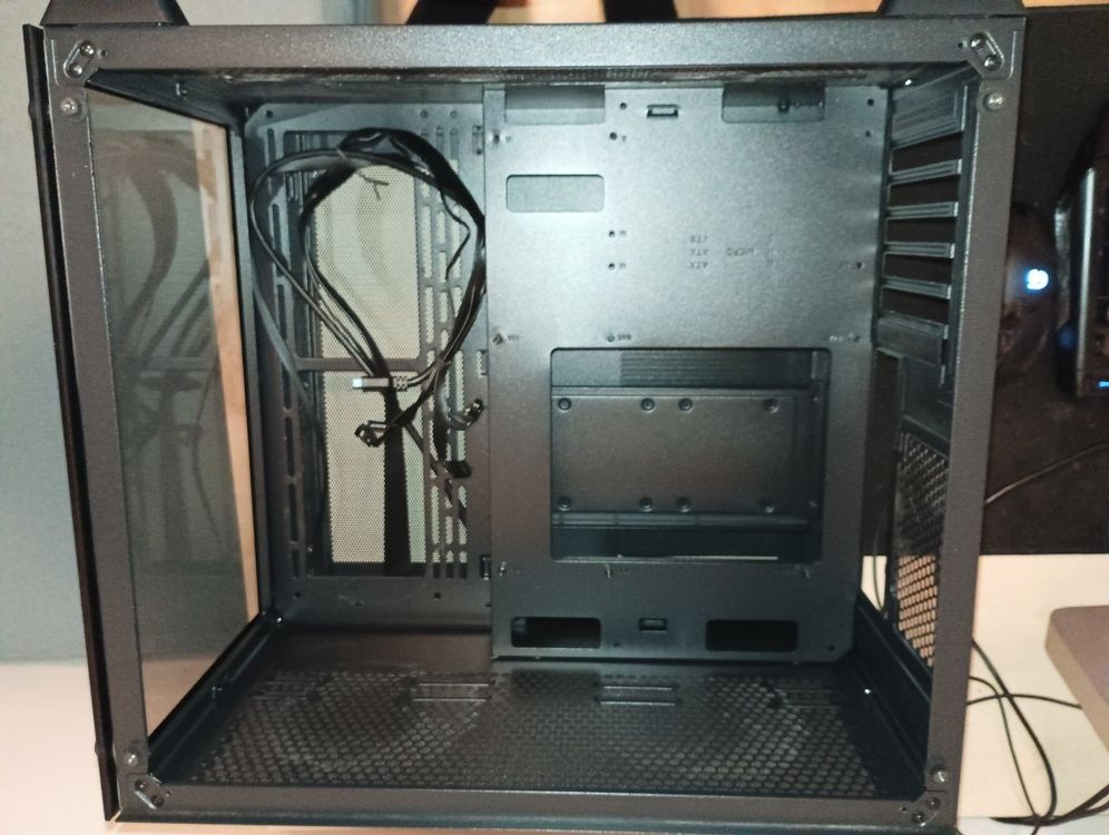 Pc case (Gebraucht) in WEINFELDEN für CHF 35 – mit Lieferung auf ...