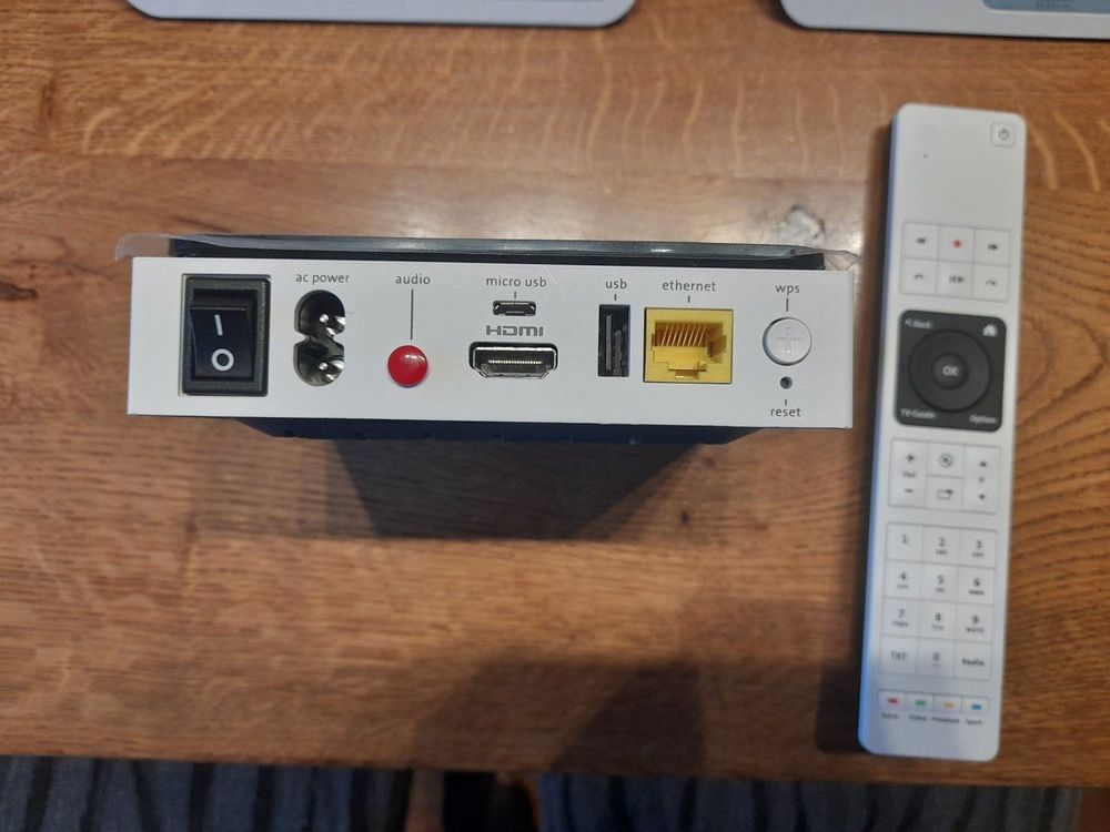 Swisscom TV-Box und Universal Verbindungs-Kit ab 1.- (Gebraucht) in ...