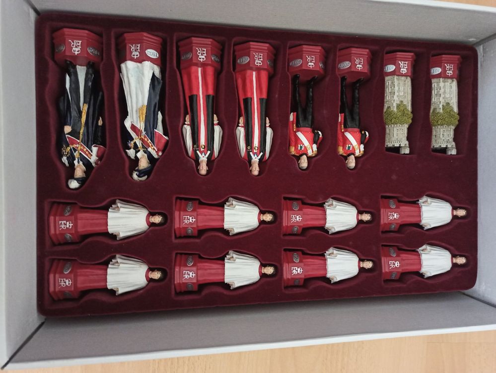 Queen Elizabeth Diamond Jubilee Chess Set (Schachfiguren) (Neu (gemäss ...