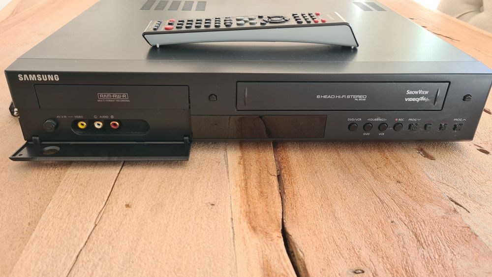 Samsung VHS Videorecorder + DVD (Gebraucht) in Glattbrugg für CHF 45 ...
